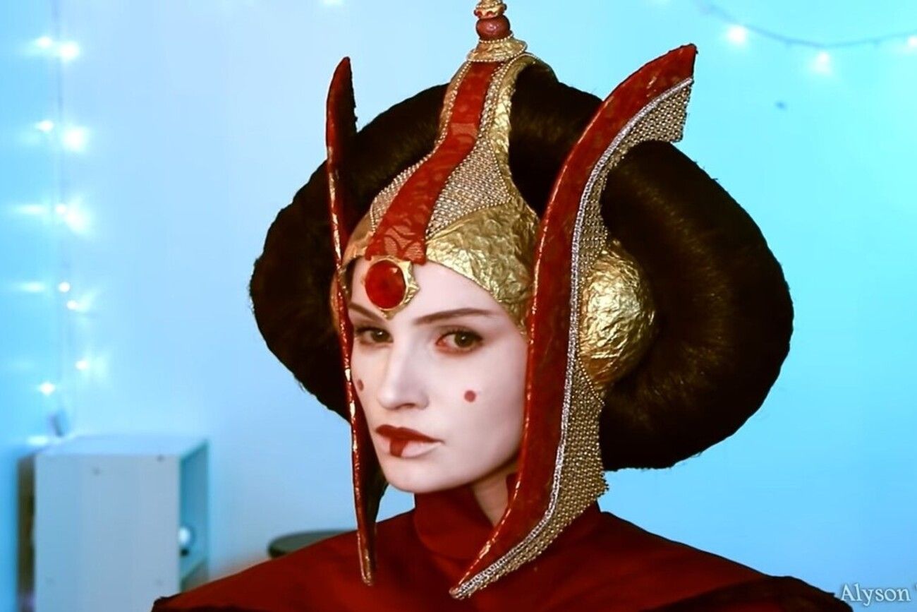 Female cosplayers in our favorite costumes - Midserved